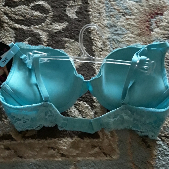 Maidenform | Intimates & Sleepwear | Maidenform Gorgeous Bra | Poshmark